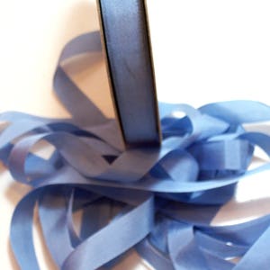 Blue Ribbon, Medium Blue Rayon Seam Binding 1/2 Inch Wide X 20 Yards ...