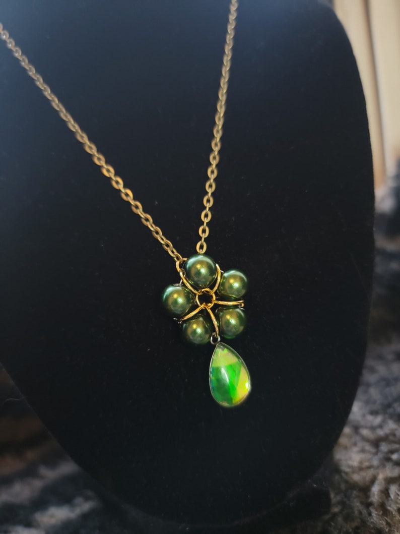 Flower Necklace Green Beaded Necklace Green Pendant Necklace - Etsy