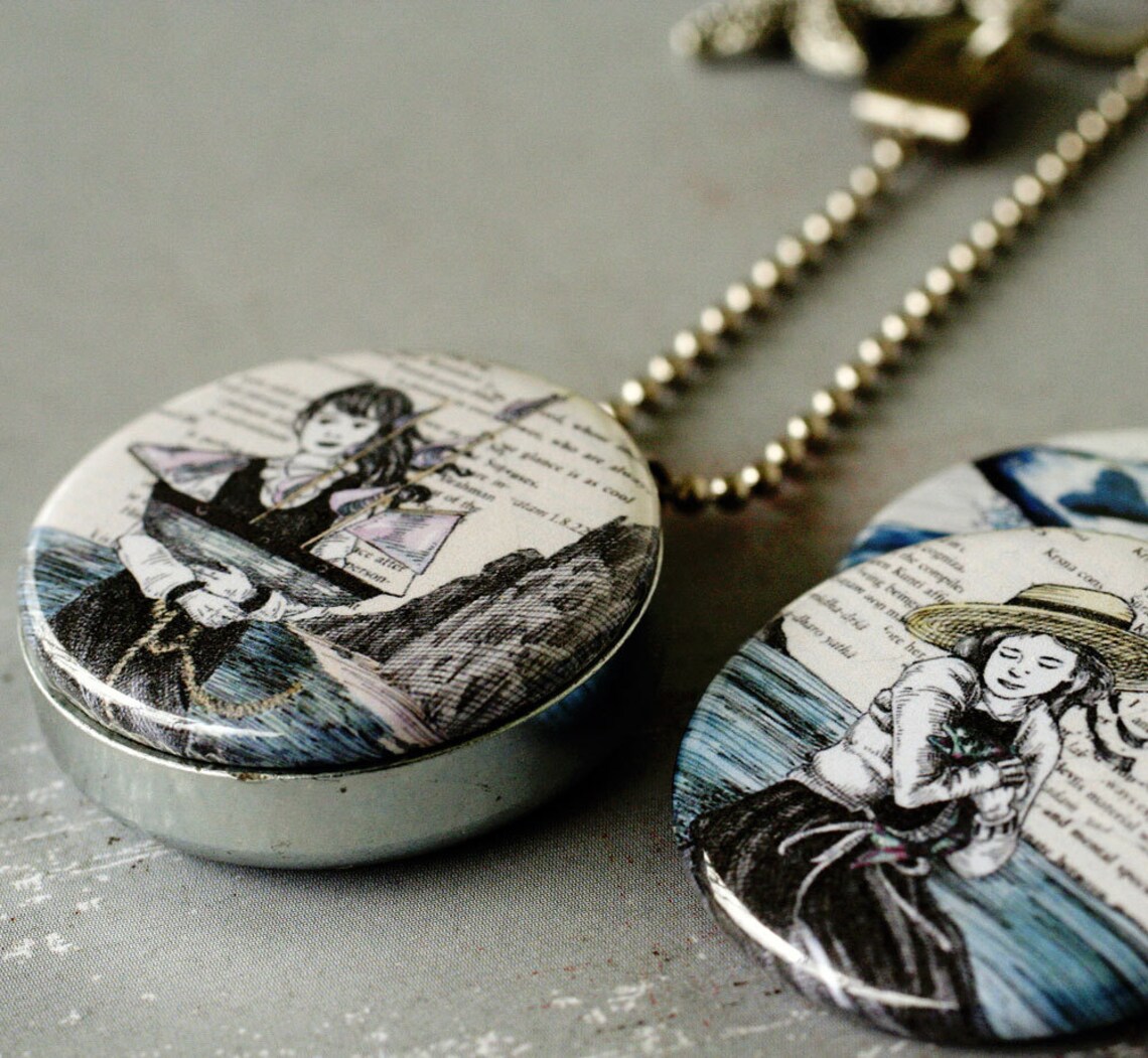 Seaside Mirror Locket Necklace Magnetic and Interchangeable - Etsy