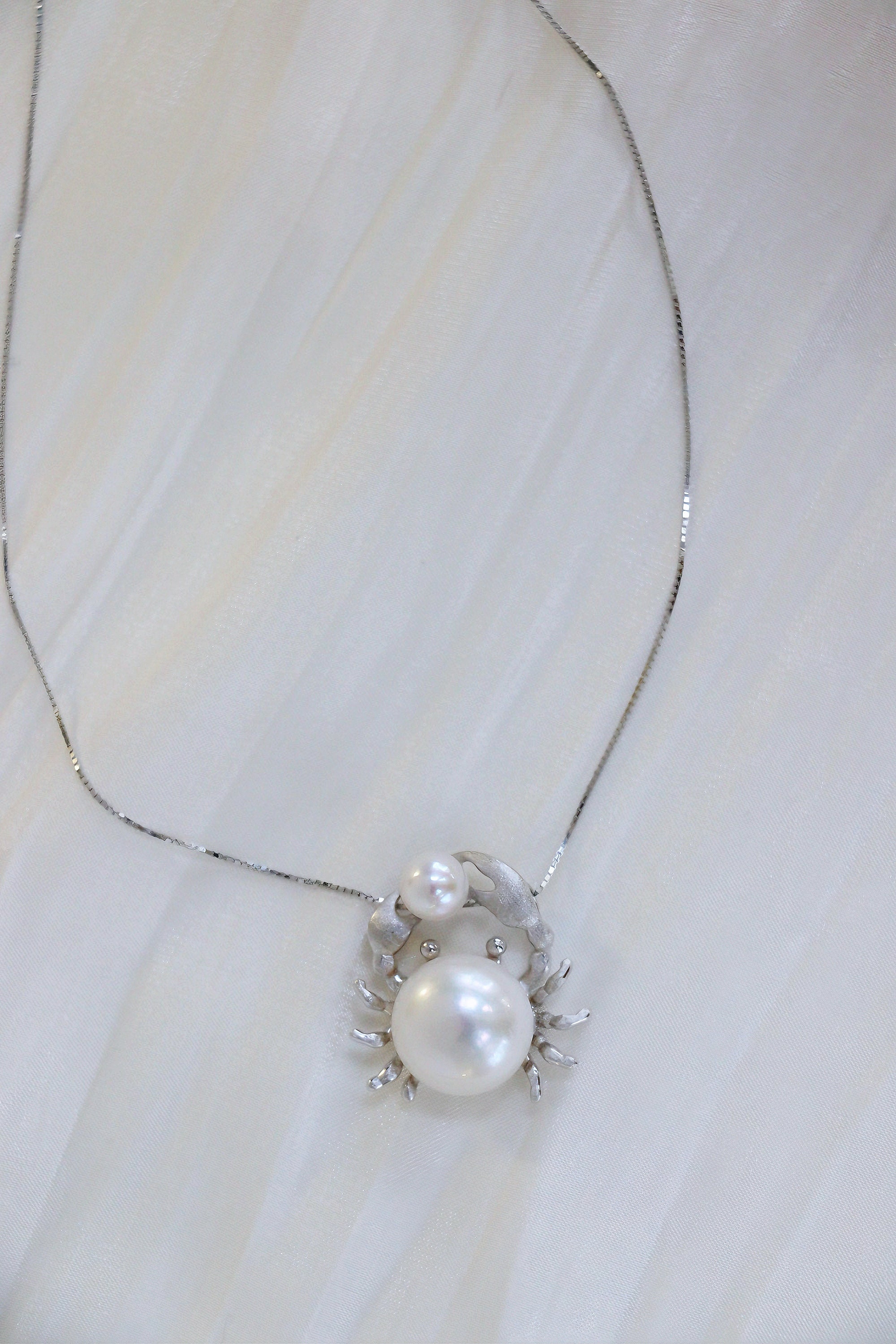 Handmade Crab Pearl Pendant Necklace, Natural Freshwater Pearl Charm ...