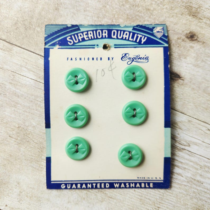 Vintage Superior Quality Eugenia Buttons on Original Card / Green ...