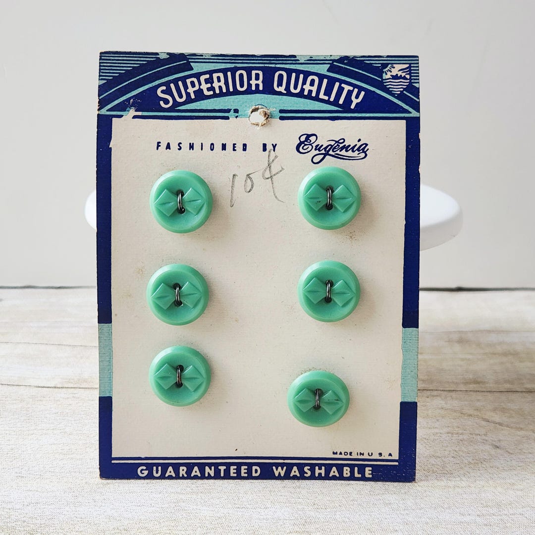 Vintage Superior Quality Eugenia Buttons on Original Card / Green ...