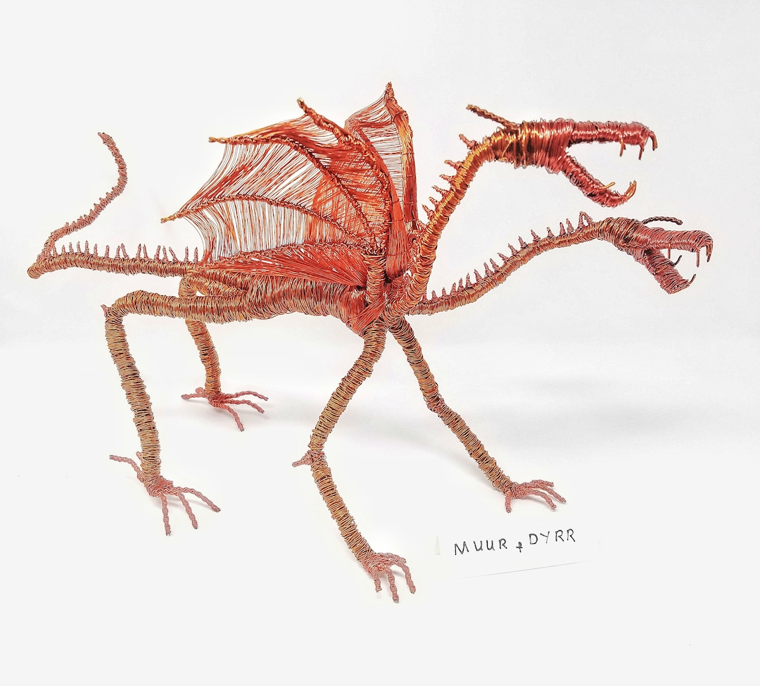 Dragón de dos cabezas retorcido: criatura flexible hecha de alambre de ...