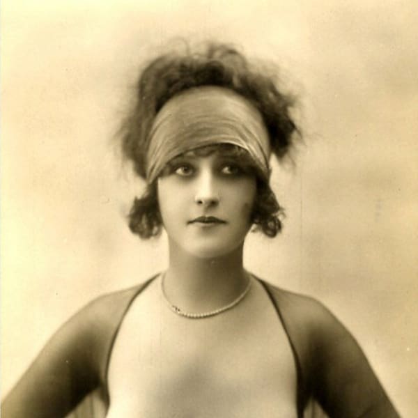 Topless Model - Etsy Canada