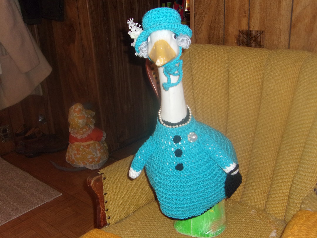 Queen Elizabeth England Goose Geese Outfit Crochet Lawn Geese Clothes ...