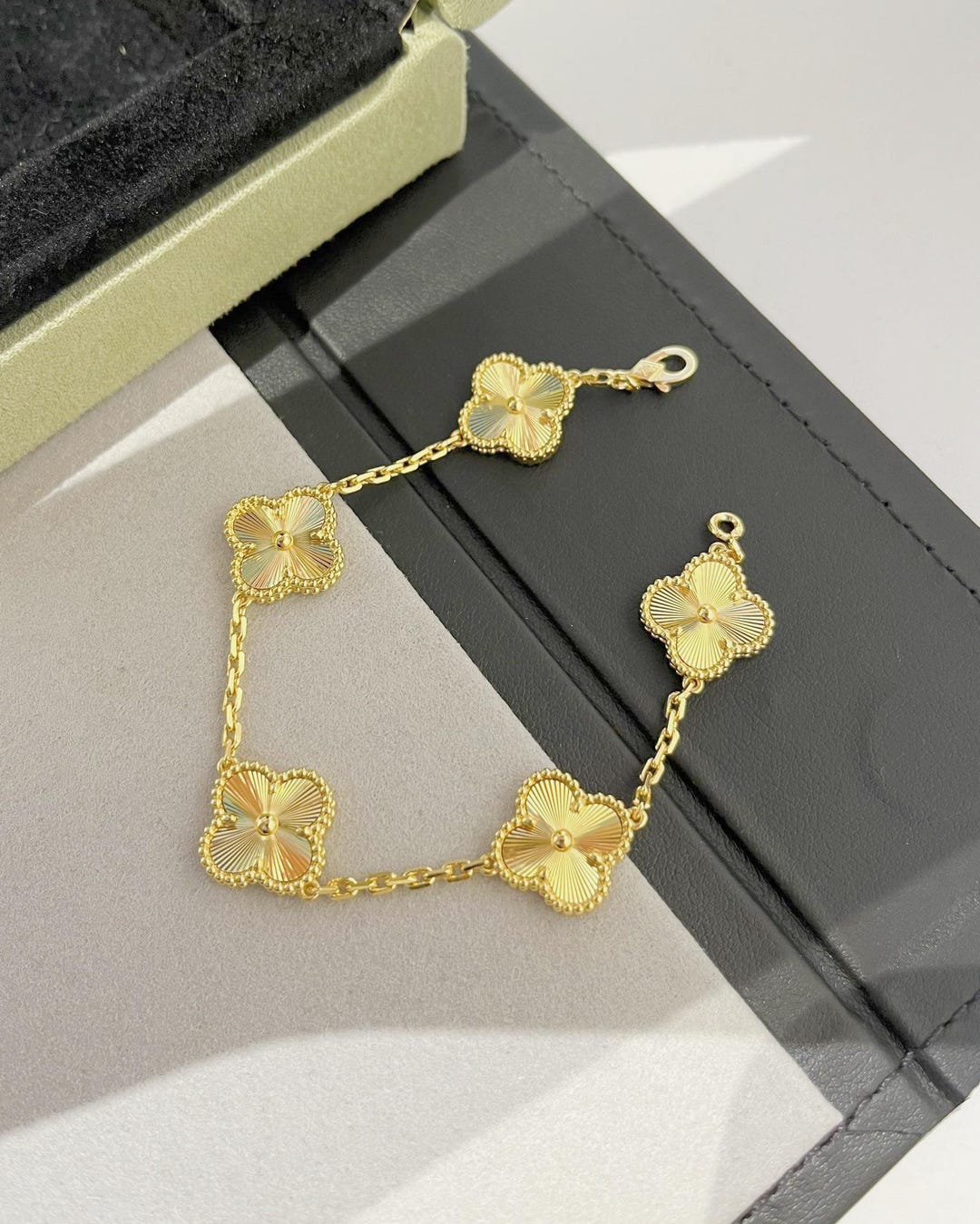 Vintage Stylish VCA 18k Guilloché Clover Bracelet - Etsy