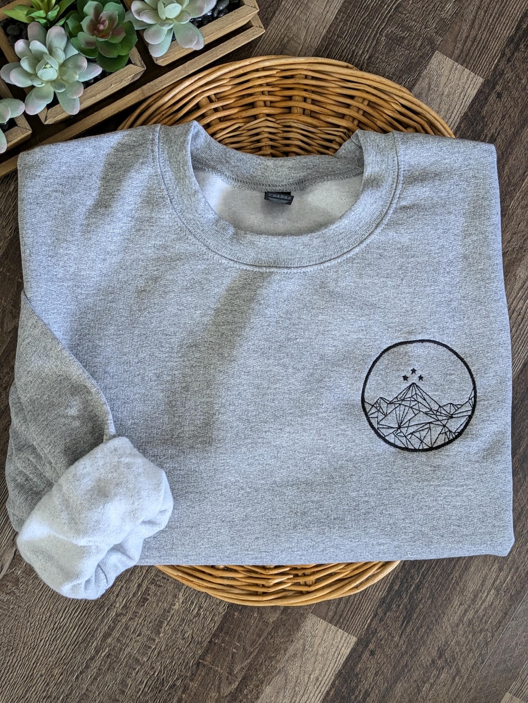 ACOTAR Embroidered Crewneck Sweatshirt | Night Court, Velaris - Etsy