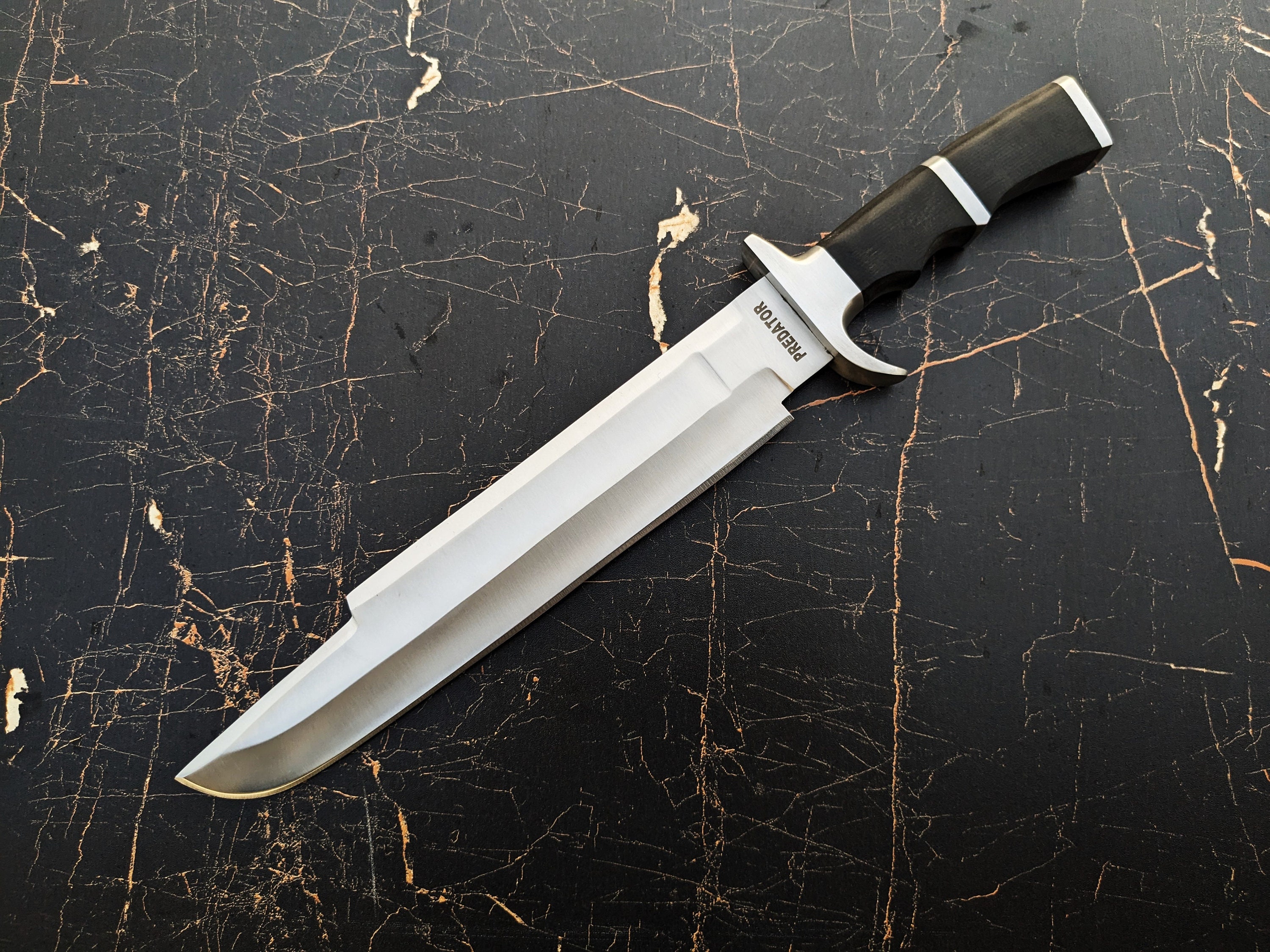 Predator Bowie Knife: Handmade Stainless Steel Predator Replica Machete ...