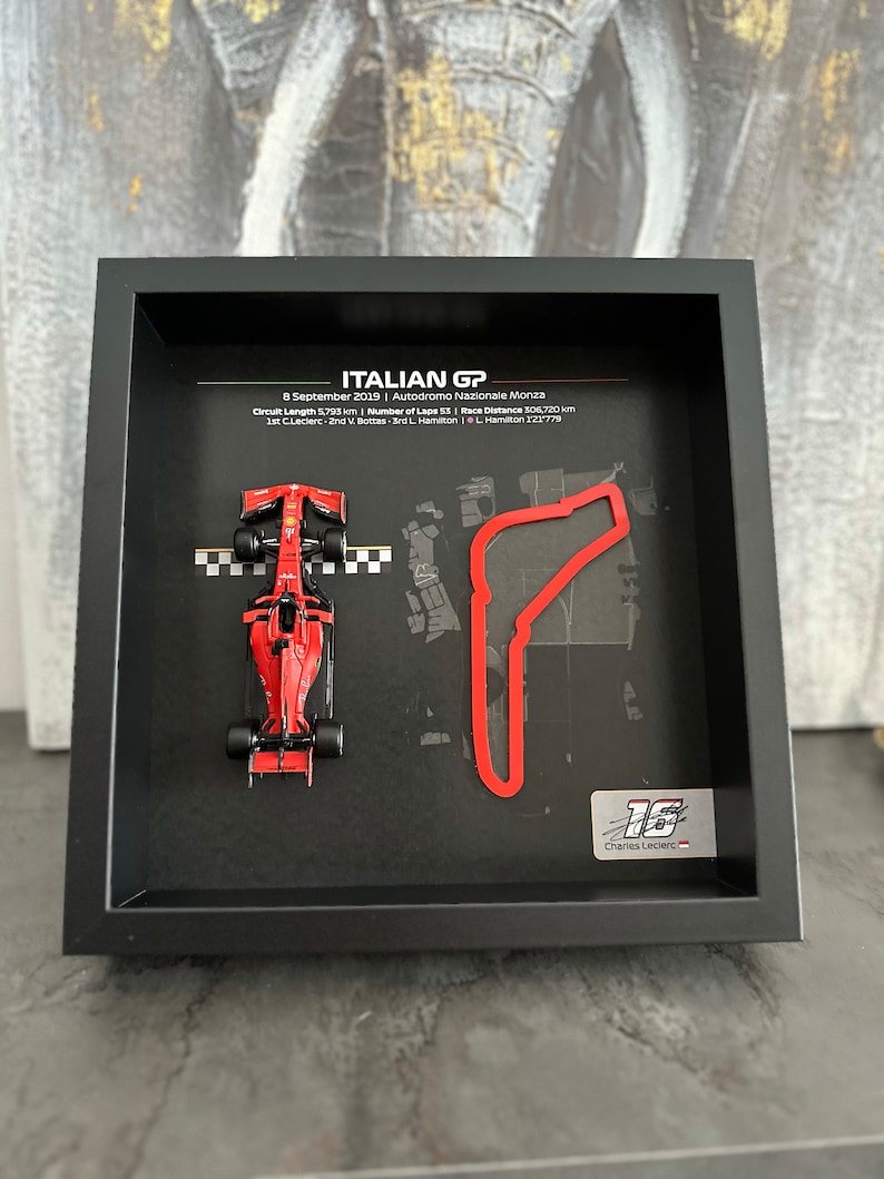 F1 Frame With Car and Circuit in 3D in Plexiglass Italian GP F1 Wall ...