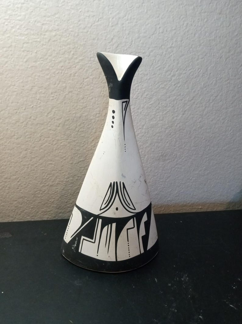 GORGEOUS Signed 1970s Ute Mountain Indian Pottery 10" Folk Art Vase - Etsy