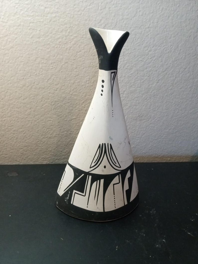 GORGEOUS Signed 1970s Ute Mountain Indian Pottery 10" Folk Art Vase - Etsy