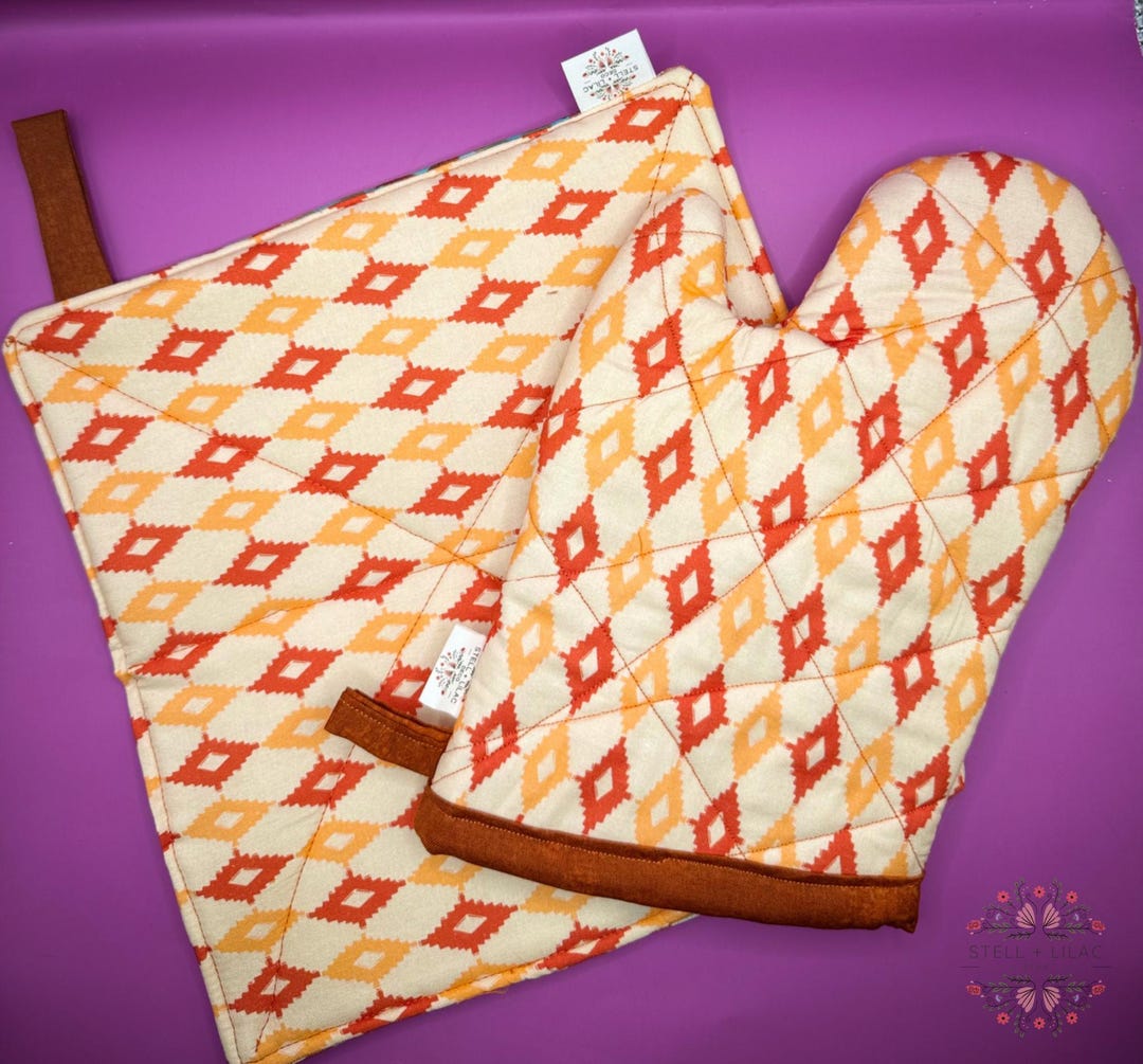 Retro Inspired Oven Mitts and Pot Holders Set of 4, Hand Sewn Kitchen ...