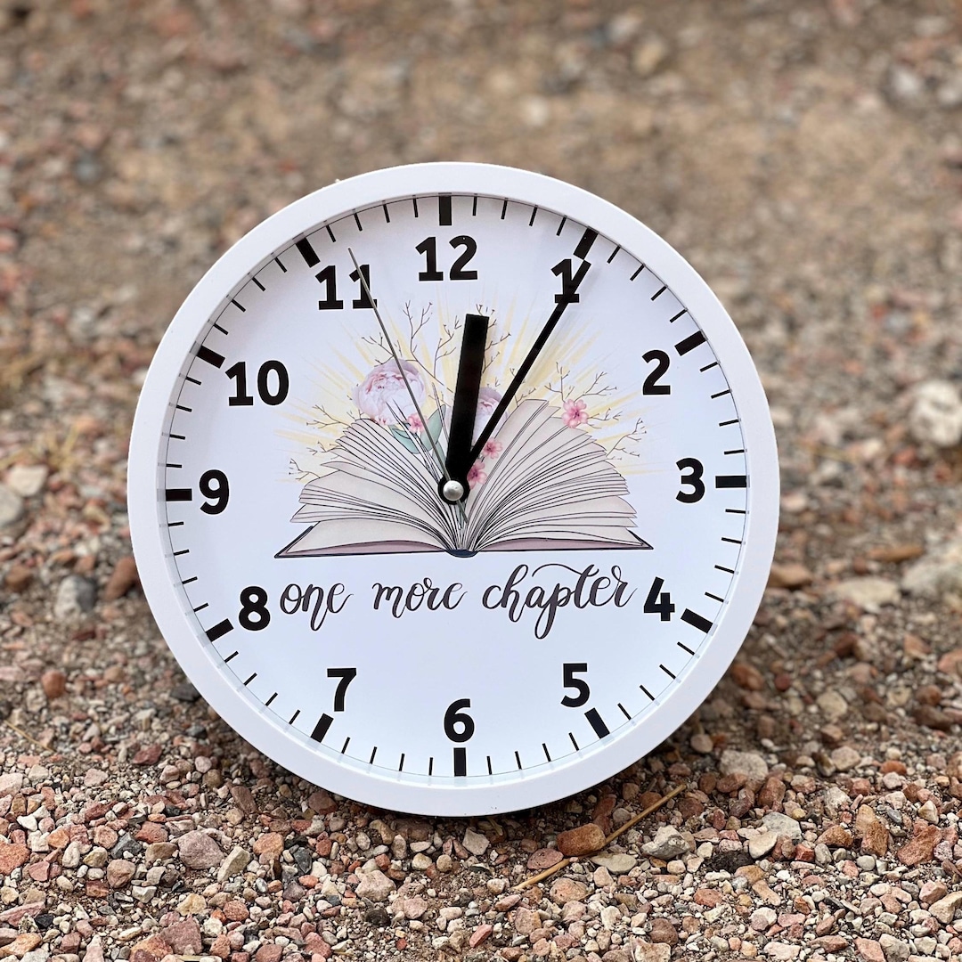 Book Clock: 9" Reader's Decor Timepiece - Etsy