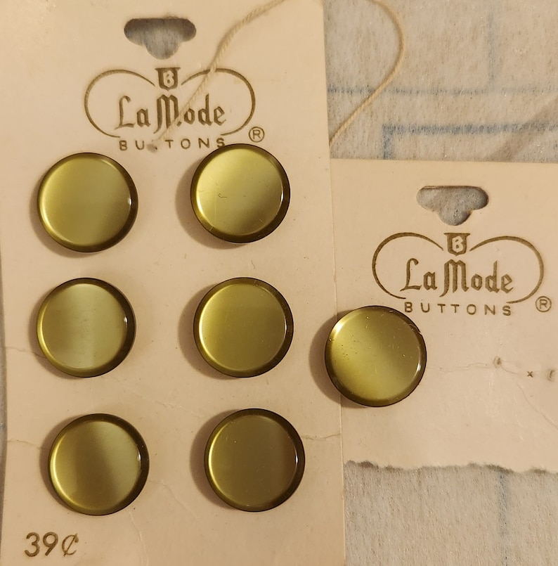 La Mode Green Buttons - Etsy