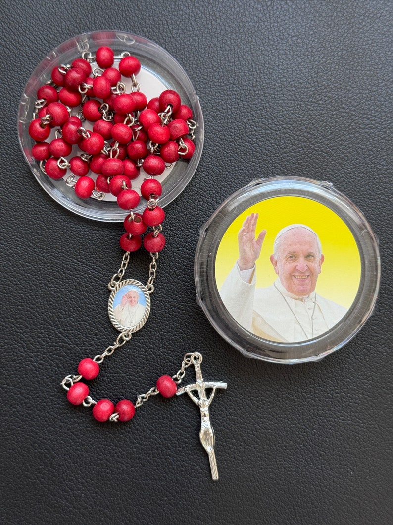Vatican ROSARY Pope Francis Rose Scented Rosary With Case BRAND NEW ...
