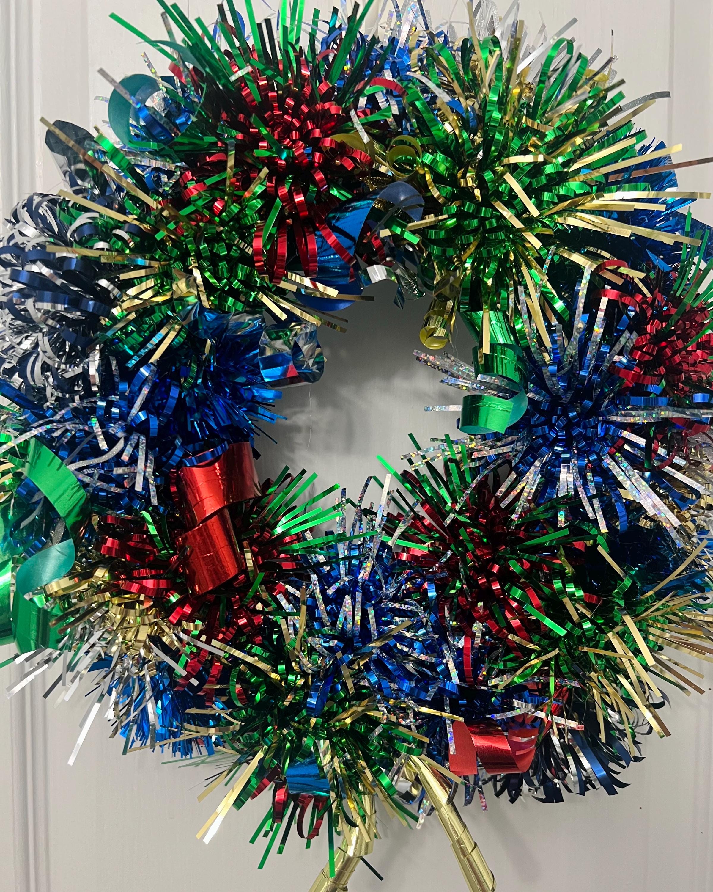 Fun Tinsel Christmas Wreath / Classic Christmas Colors / Bright Retro ...