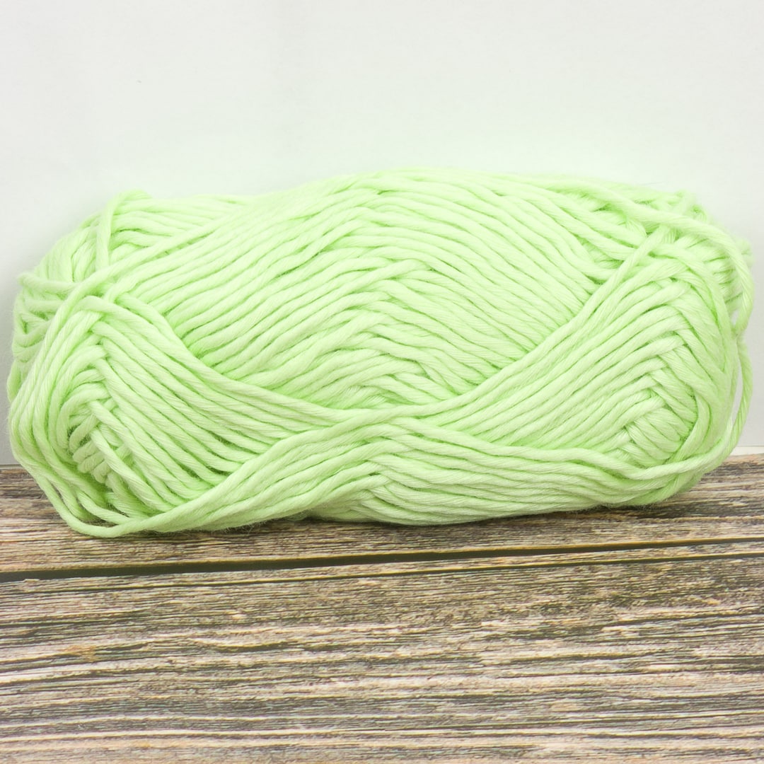 Glow in the Dark Yarn (light Green) 10 Ply 70 M 50 G Knitting Crochet ...
