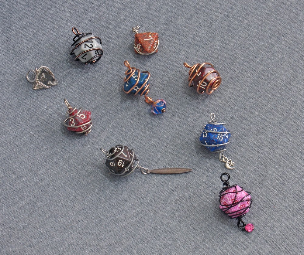 D12 Earth Tone Copper Wire Wrapped Chainmail Dice Necklace - Etsy Sweden