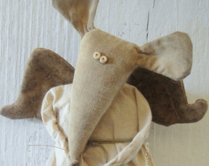 Angelique, A Primitive Mouse Pattern From Raven's Haven - Etsy