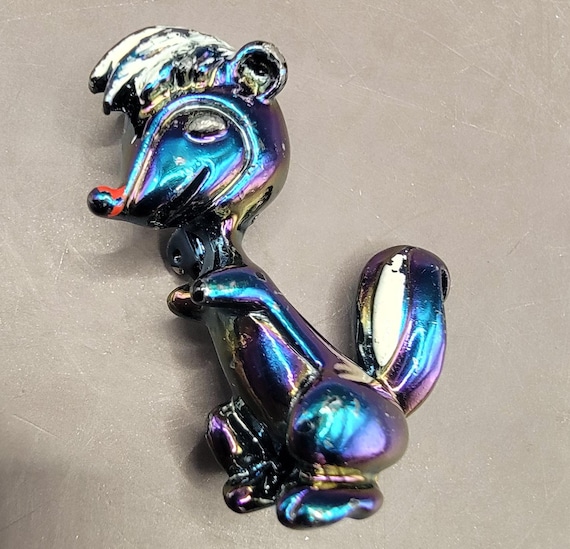 Gorgeous Iridescent Black Skunk Brooch - Gem