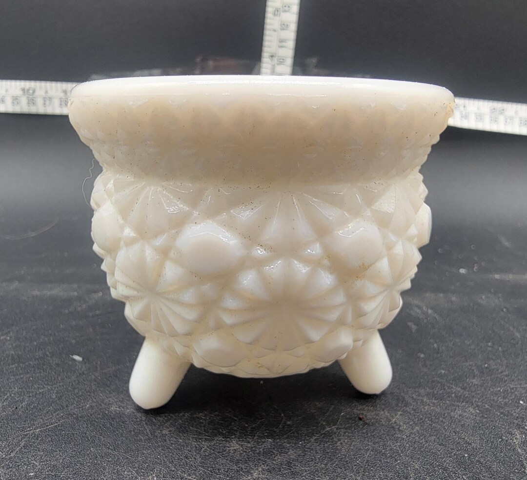 Vintage Fenton White Milk Glass Daisy and Button Pressed Glass Cauldron ...