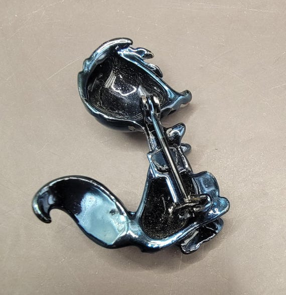 Gorgeous Iridescent Black Skunk Brooch - Gem