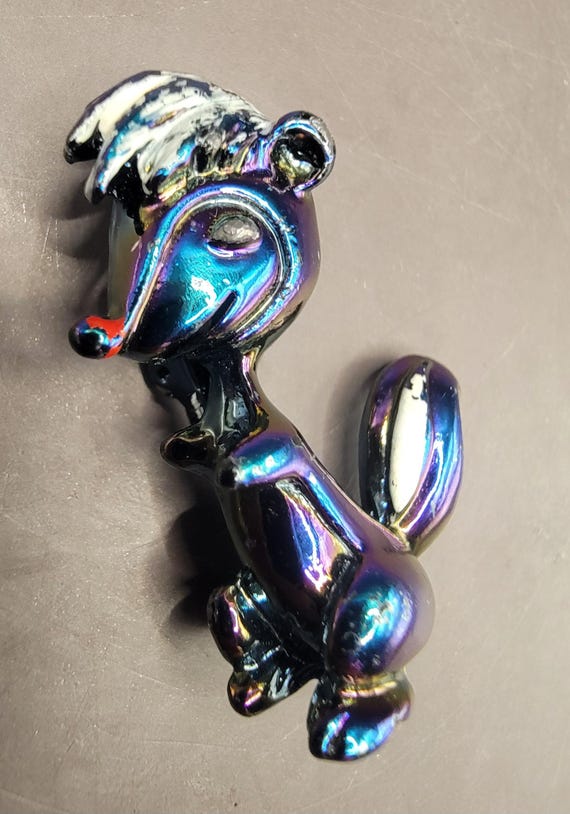 Gorgeous Iridescent Black Skunk Brooch - Gem
