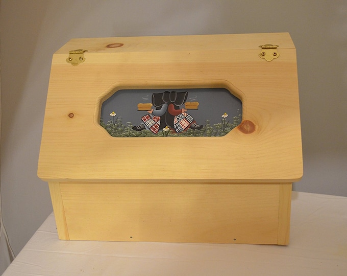 Amish Handcrafted Solid Pine Bread Box. Handcrafted by the Old Order ...