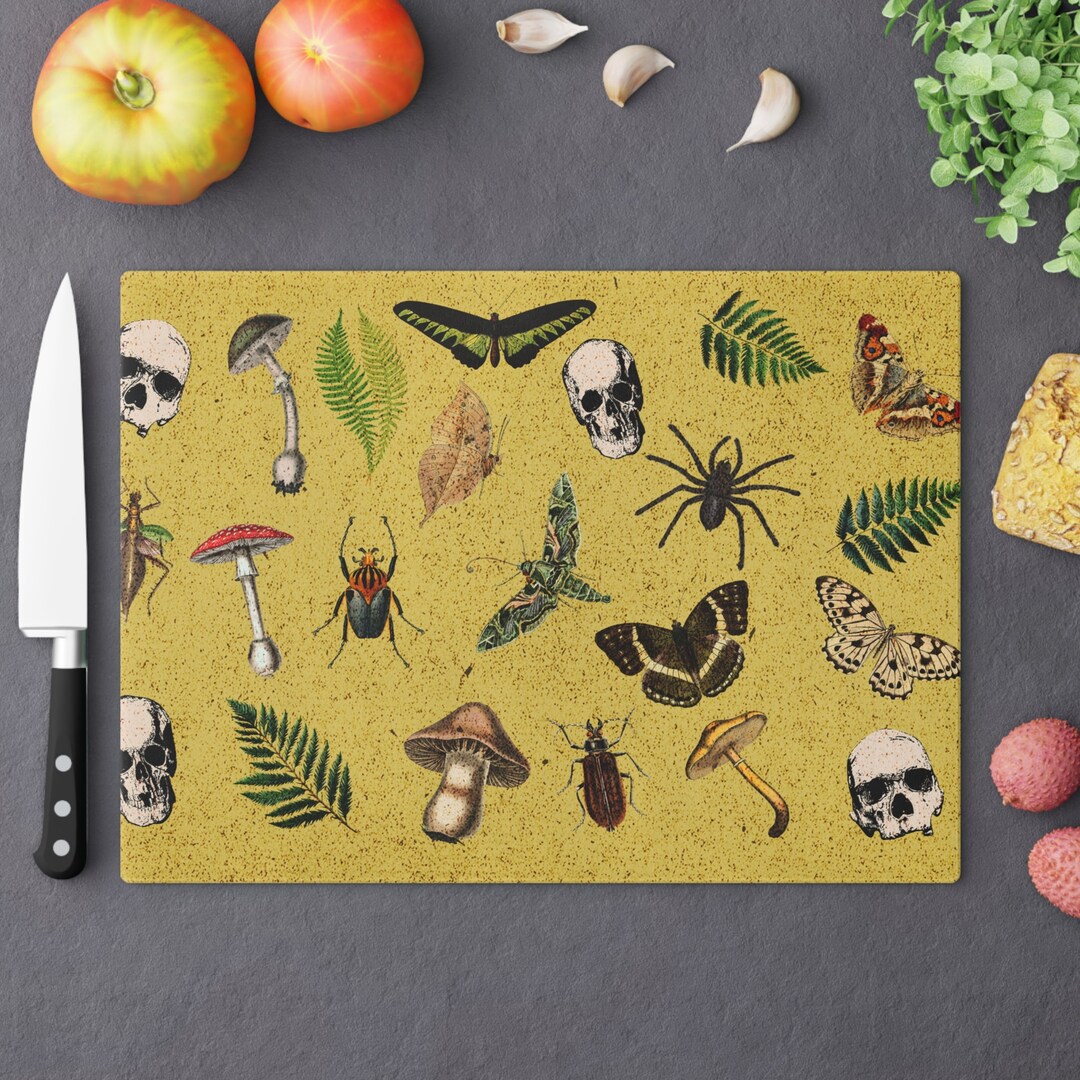 Goblincore, Cottagecore, Creepy, Cute, Gothic, Vintage, Butterfly, Moth ...