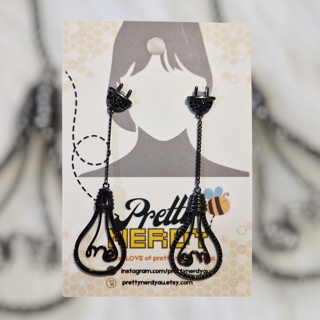 LIGHT BULB MOMENT Light Bulb & Power Plug Detail Quirky, Funky, Nerdy ...