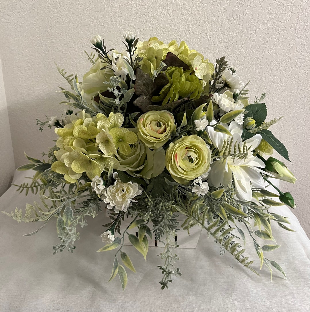 White and Green Rose Flower Centerpiece Fall Mint Hydrangea - Etsy
