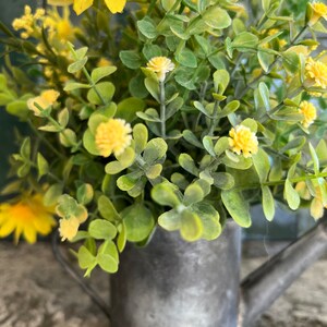 Rustic Daisy Flower Arrangement, Country Yellow Green Centerpiece ...