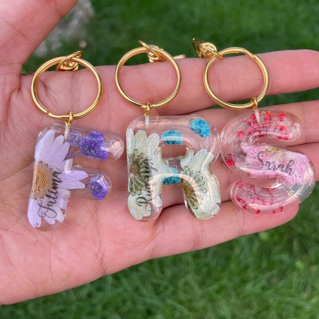 Personalized Resin Flower Keychain, Custom Letter Keyring - Etsy