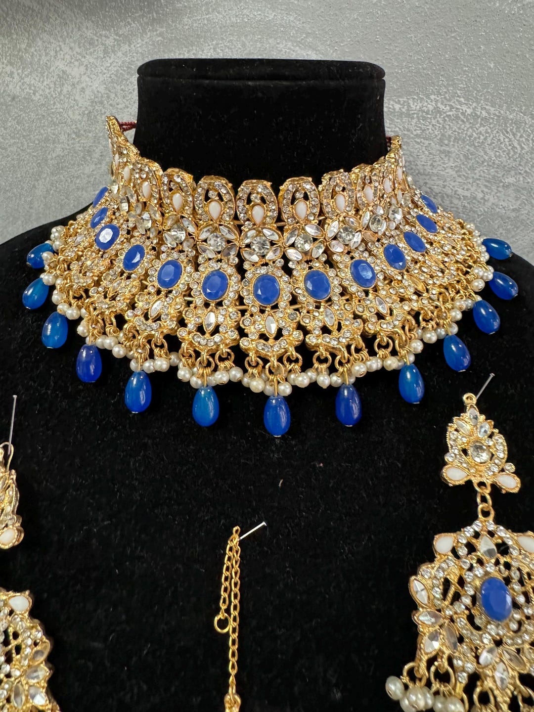 Elegant Gold Pakistani Bridal Jewelry Set With Blue Stones Indian ...