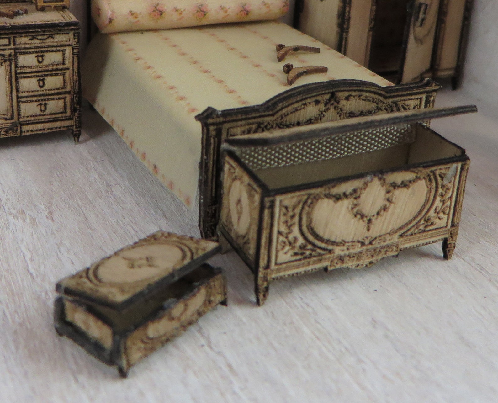 KIT French Country Quarter Scale Bedroom Chest or Trunk and Box Kit ...