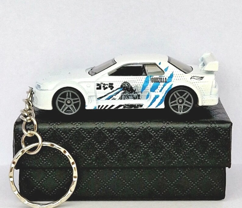 Nissan Skyline GT-R R32 Godzilla Keyring - Etsy