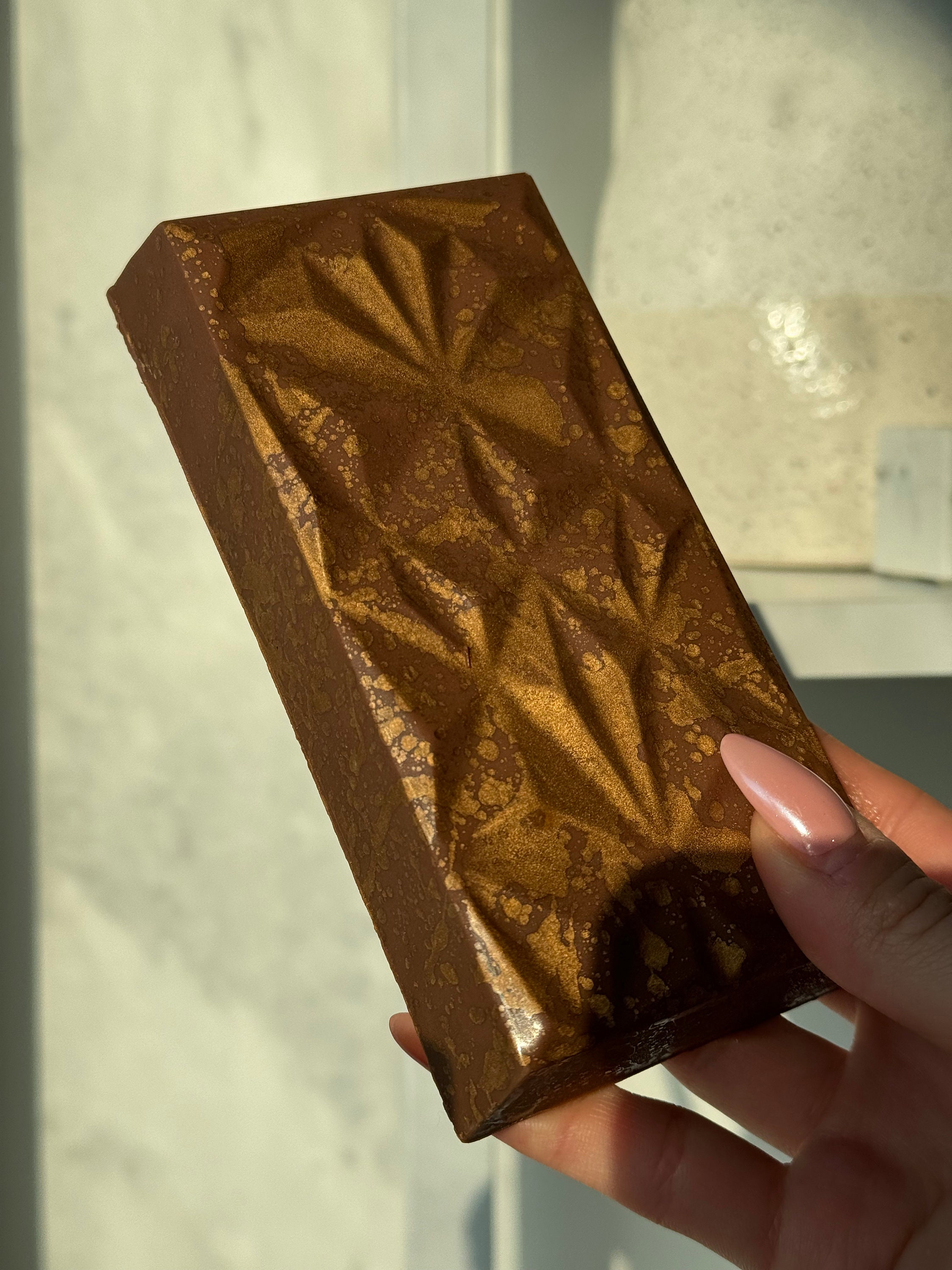 Nutella Hazelnut Kataifi Chocolate Bar - Viral Dubai Chocolate Bar ...