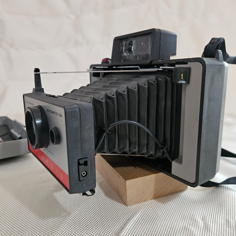 Polaroid - Model 104 - Automatic Land Camera - Etsy