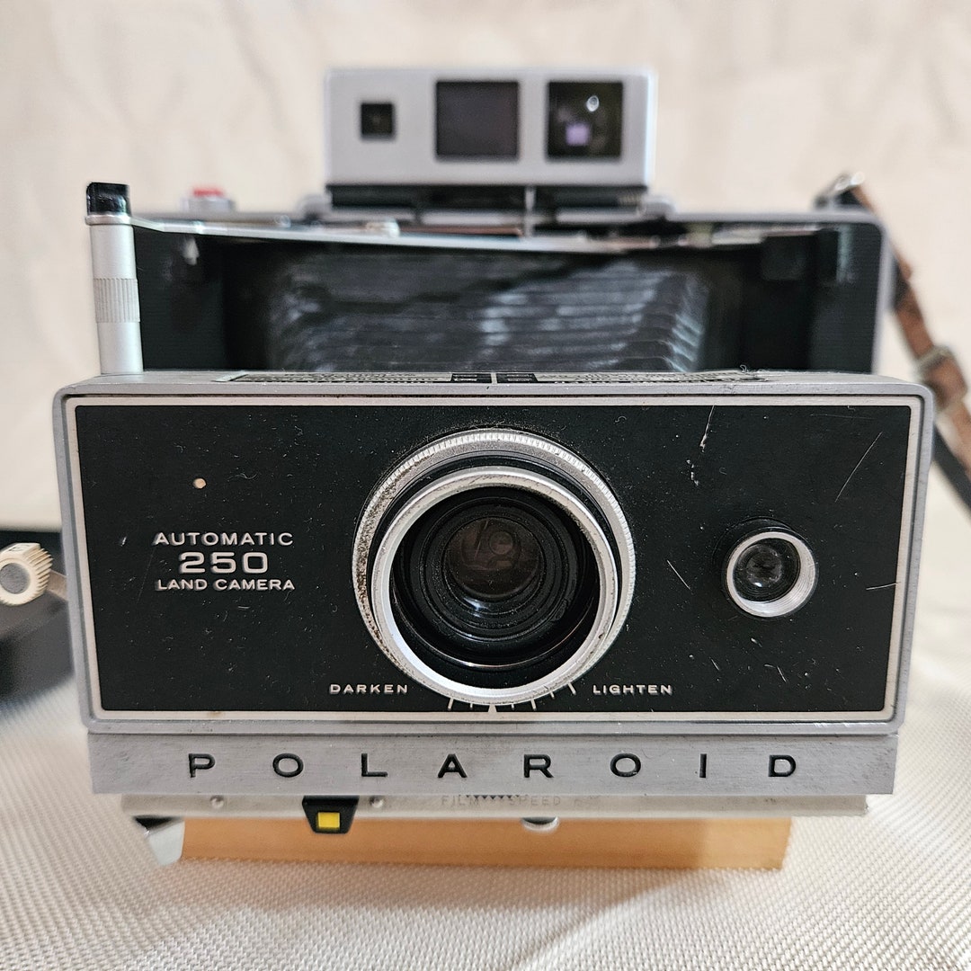 Polaroid - Model 250 - Automatic Land Camera - Etsy