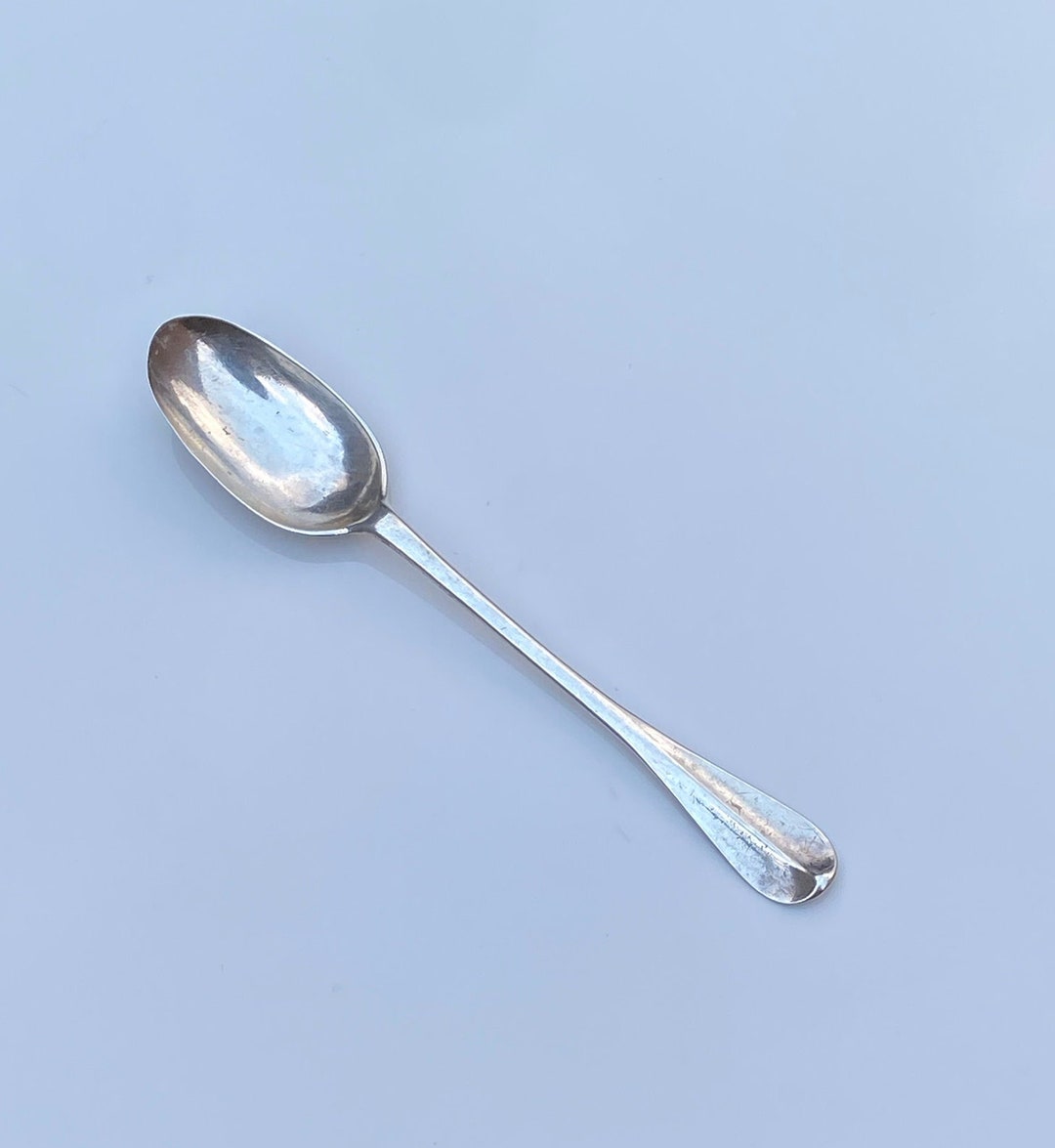 1740 Daniel Russell Pictureback Coin Silver Teaspoon Newport, RI (8 G ...