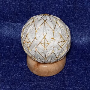 White and Gold Temari Ball 3-1/2 Diameter String Art - Etsy