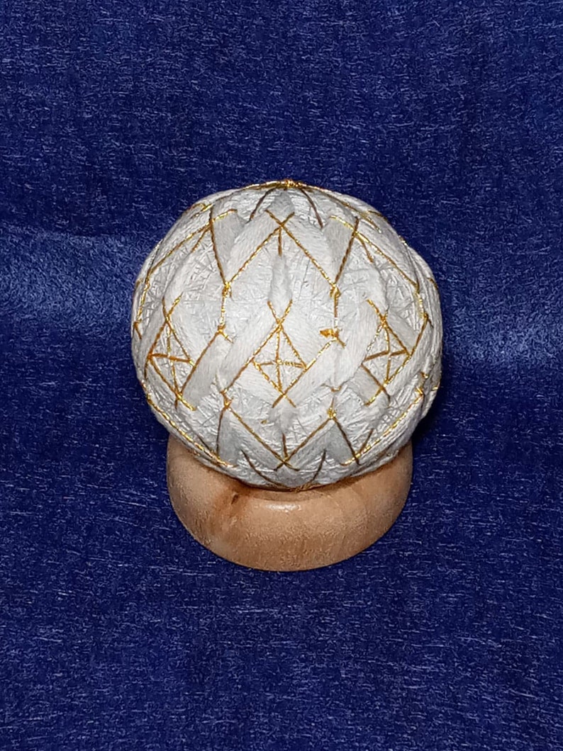 White and Gold Temari Ball 3-1/2 Diameter String Art - Etsy