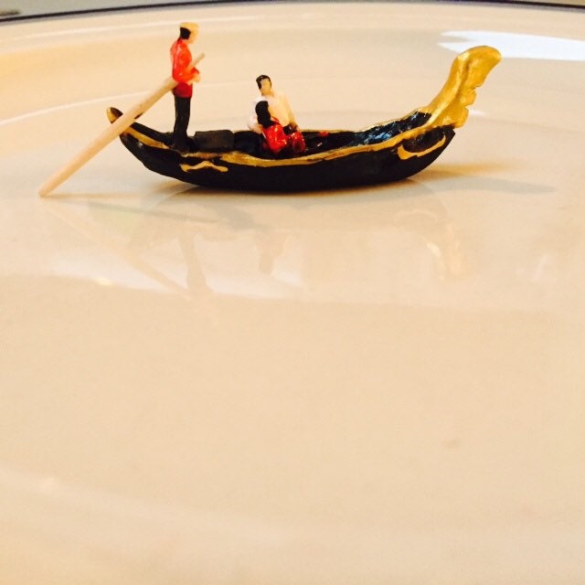 Tiny Gondola With Couple in Love in HO Scale Perfect for - Etsy