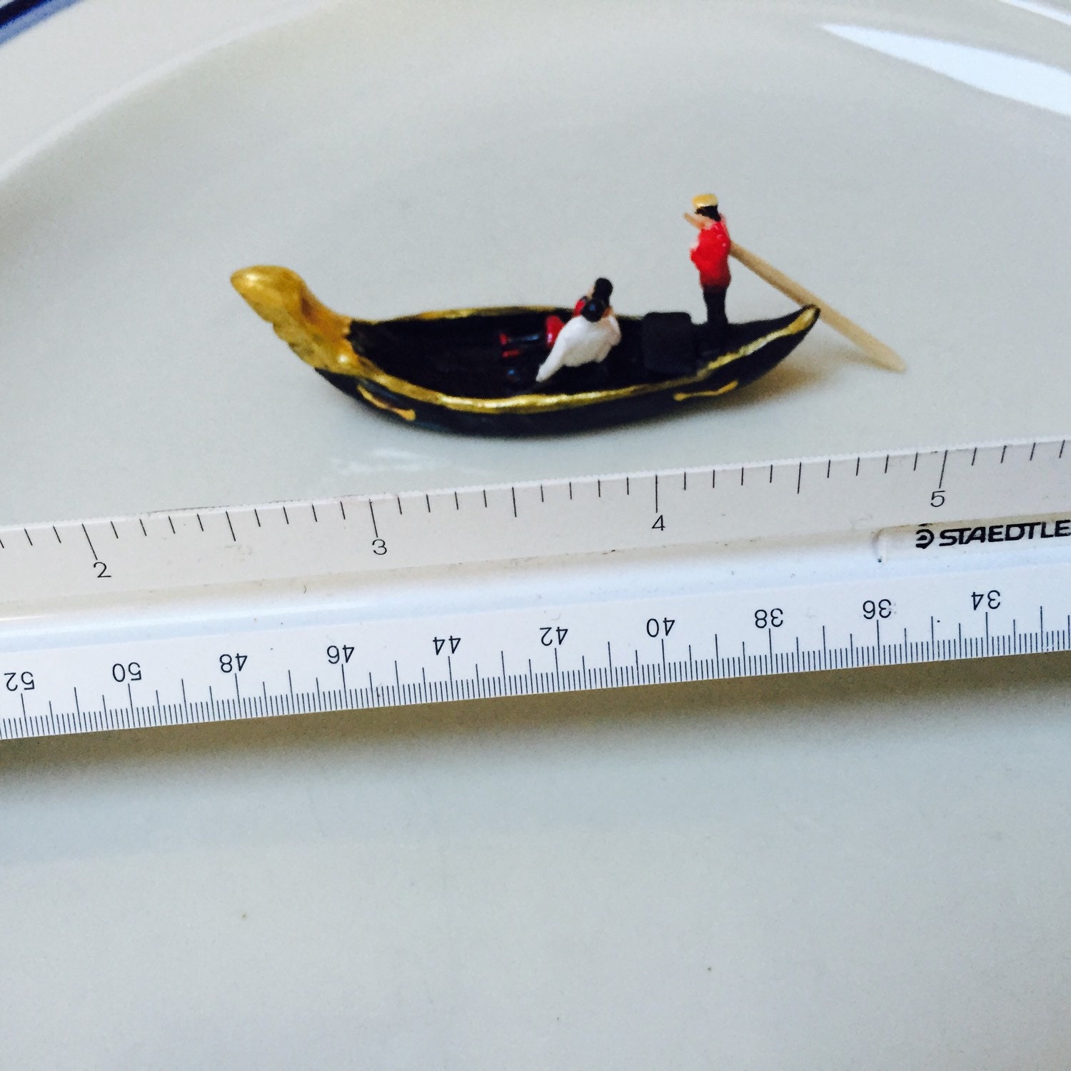 Tiny Gondola With Couple in Love in HO Scale Perfect for - Etsy