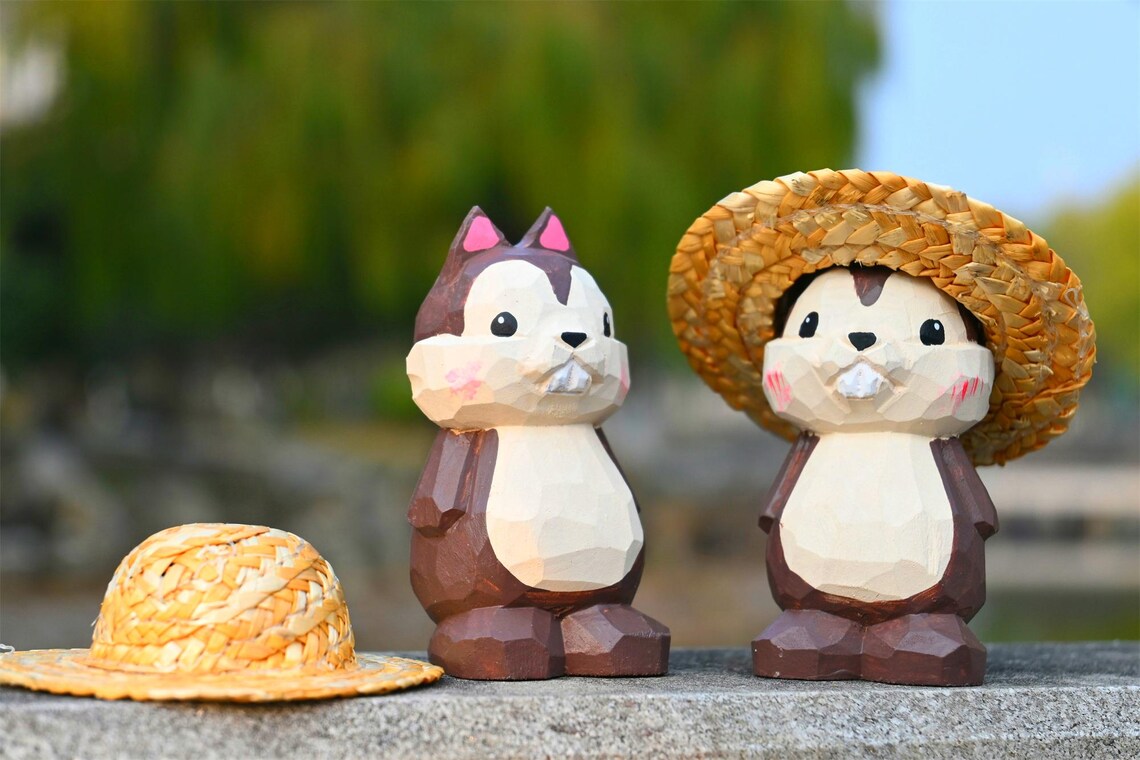 3.7''hand Carved Wooden Chipmunk Desktop Figurine for Desk Decor Gift ...