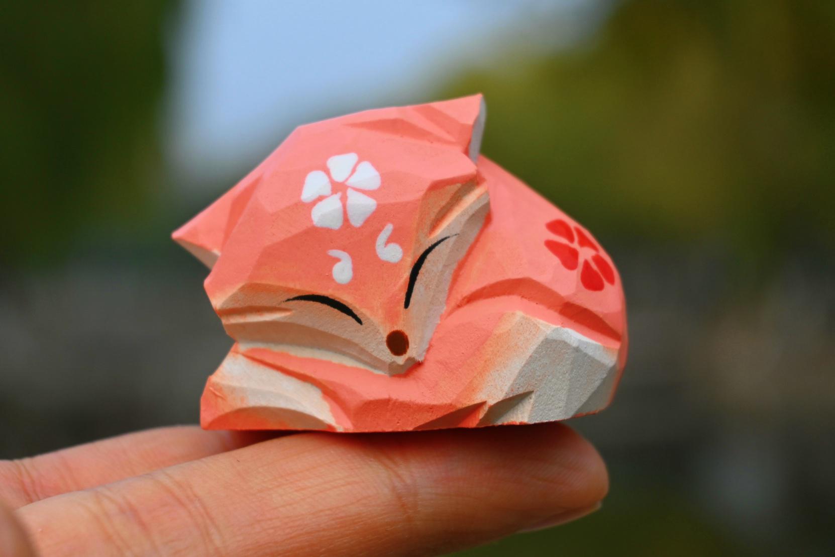 1.8''hand Carved Wooden Fox Figurine for Desk Decor Gift,cute Fox ...