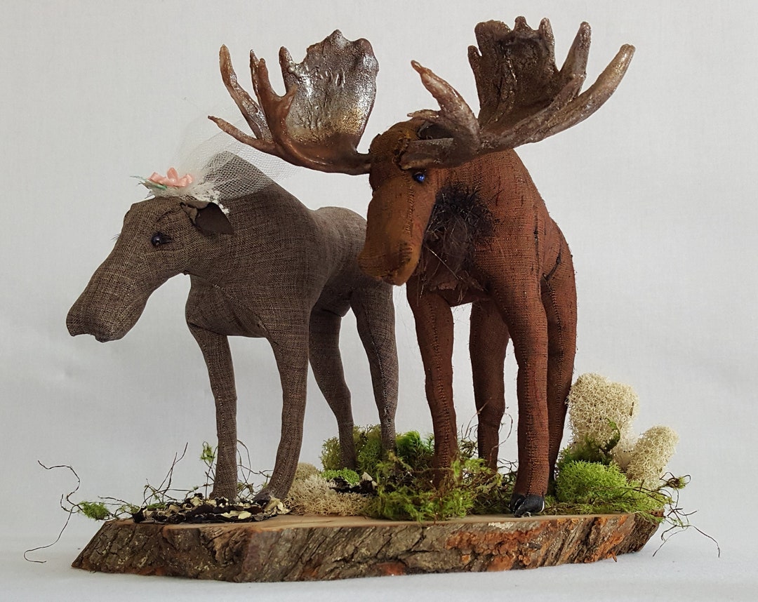 Cake Topper Miniature Moose Couple Antlers Flower Moss Grass Wood Veil ...