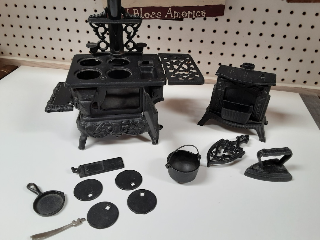 Vintage Salesman Sample Crescent Cast Iron Stoves Miniature Cast Iron ...