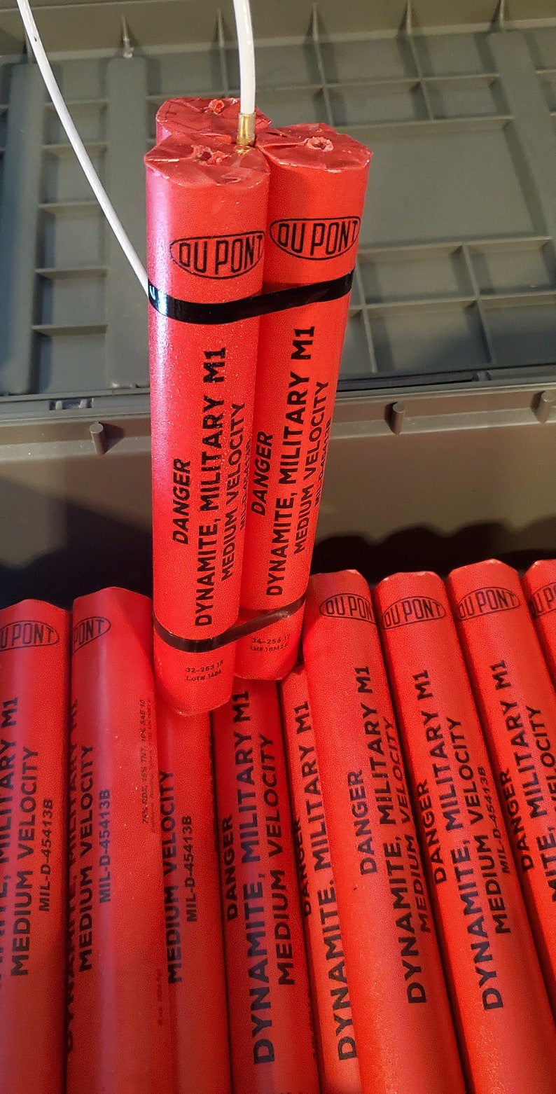3 X Movie Prop Dynamite / TNT Sticks Inert Highly Realistic 3 Stick ...