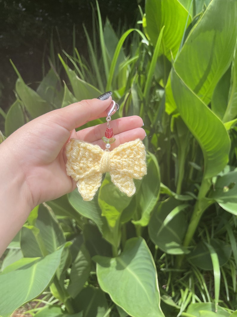 Cute and Coquette Handmade Crochet Beaded Bow Key Chain - Etsy